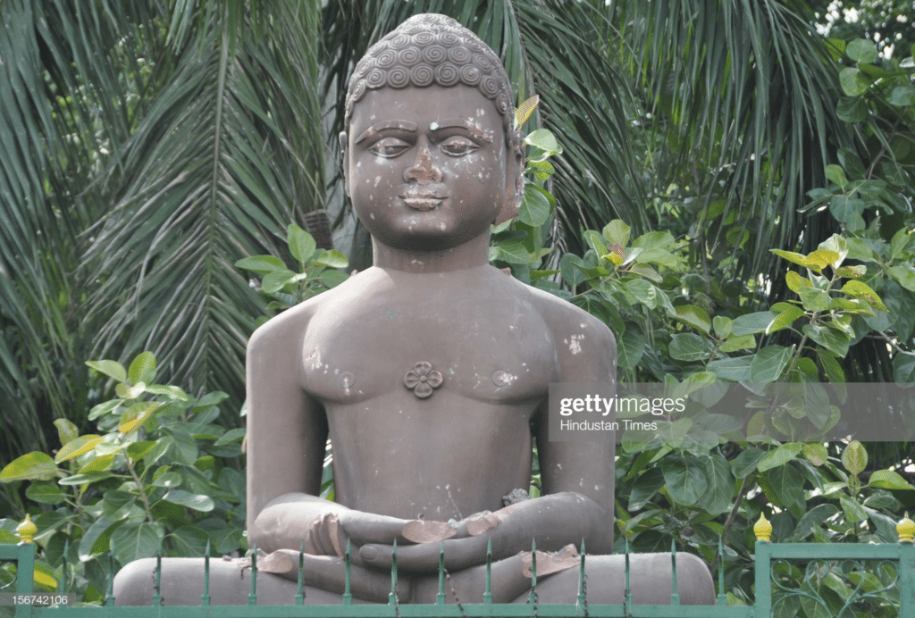 [OLD STORY] Muslim People Breaking Mahavir Idol - Check4Spam